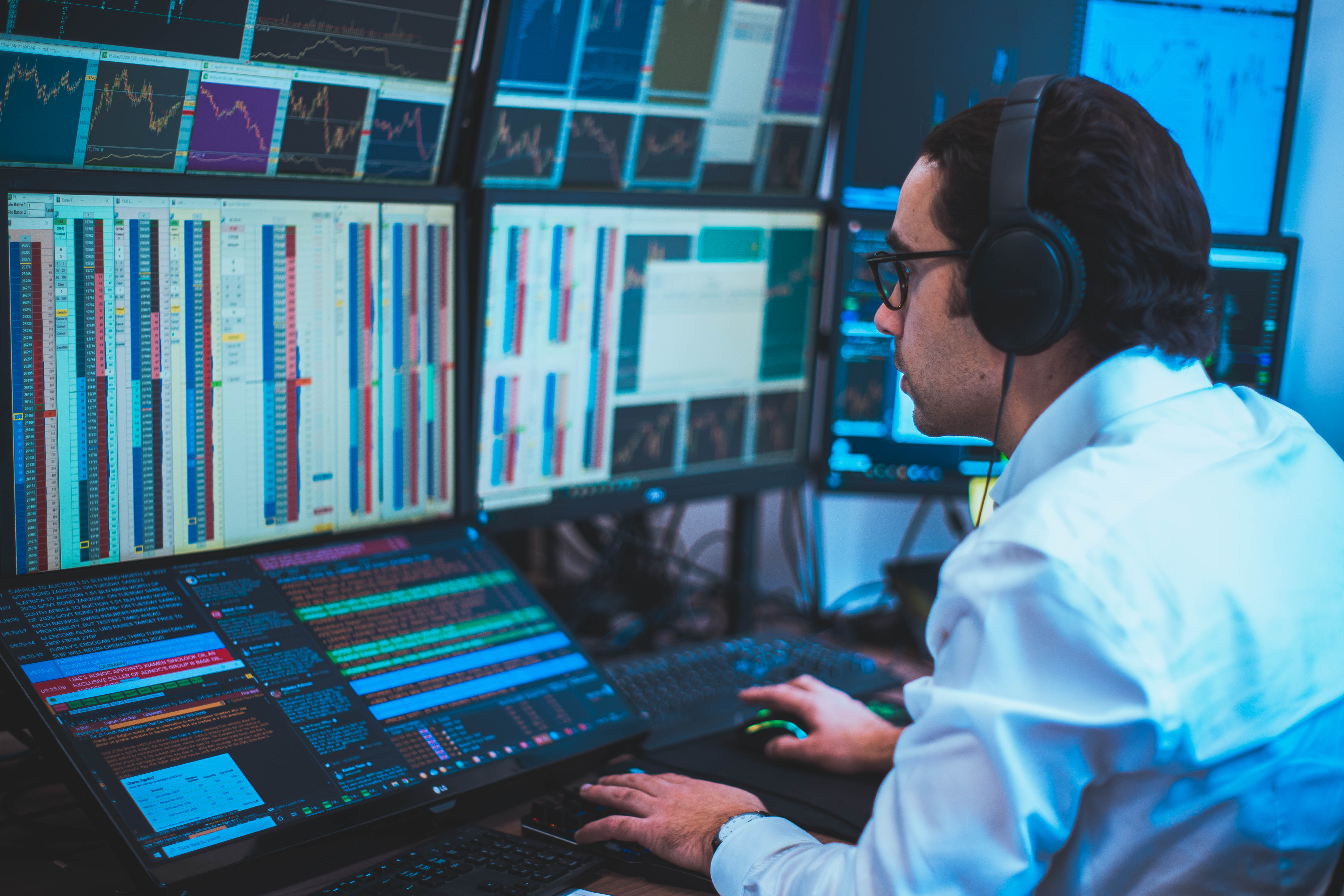 Join The Best Trader Training Course And Learn How To Navigate Volatile